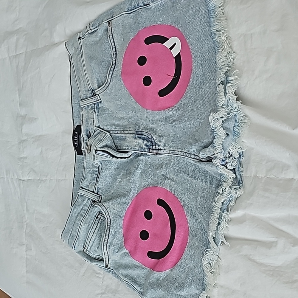 The Cutest Smiley Face Shorts By Akira - Gem